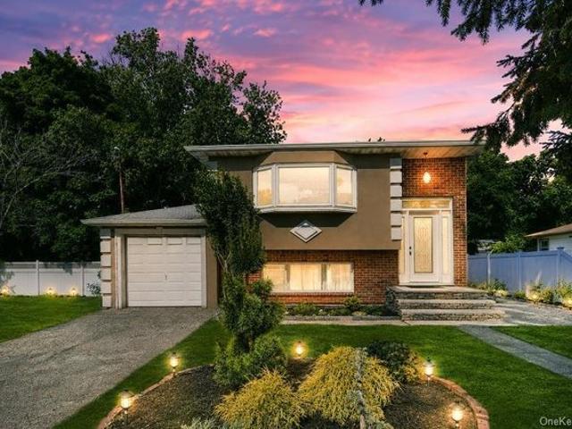 10 Miller Ave, Central Islip, NY 11722