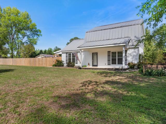 10 Montclair Dr