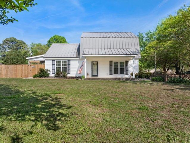 10 Montclair Dr, Killen, AL 35645