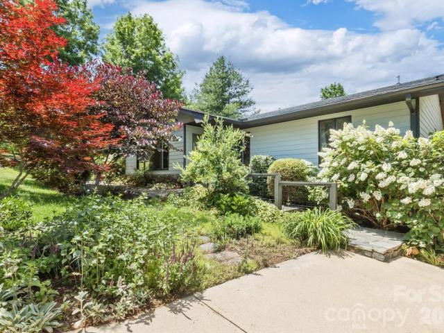 10 Morning Dew Drive