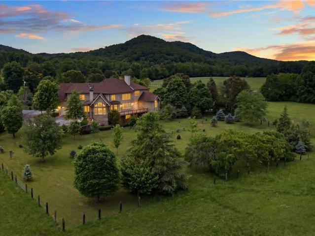 10 Mountain Breeze Road