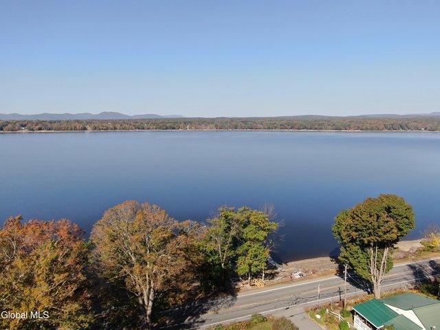 10 Mountain Stream Ln, Edinburg, NY 12134