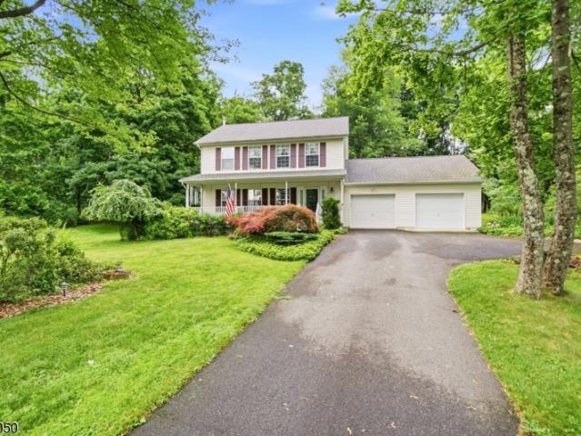 10 Mountainside Dr