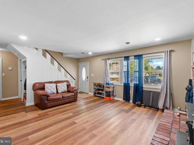 10 N Meadow Drive