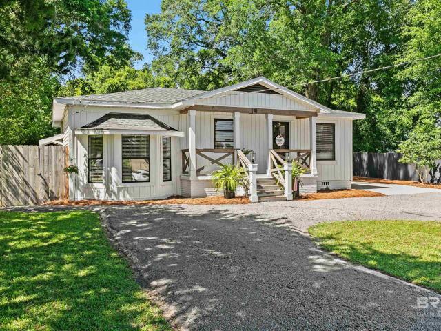 10 N Bayou Oaks Drive