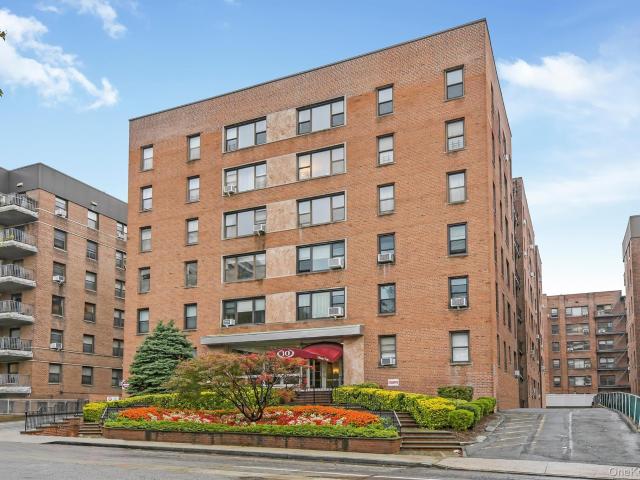 10 N Broadway, Unit 1K, White Plains, NY 10601 | MLS #982539 | Compass