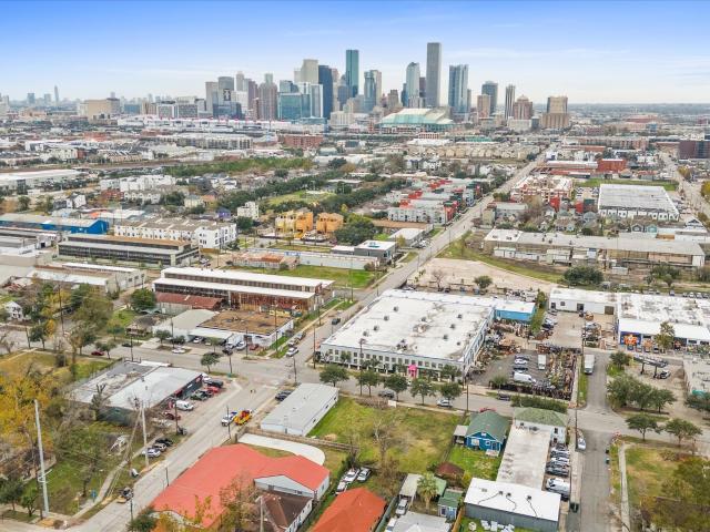 10 N Sampson St, Houston, TX 77003 | MLS #41129 | Compass