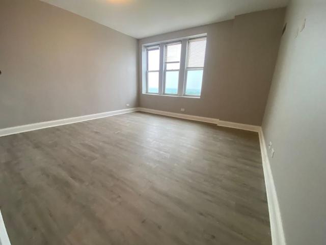 10 N Sheridan Rd. 1 Bedroom Apartment for Rent at 10 N Sheridan Rd, Waukegan, IL 60085