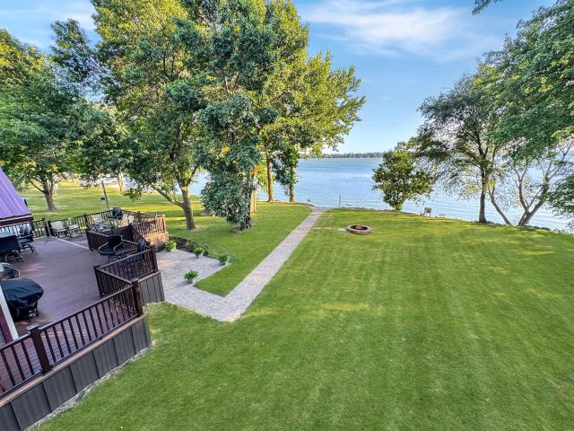 10 N Shore Drive