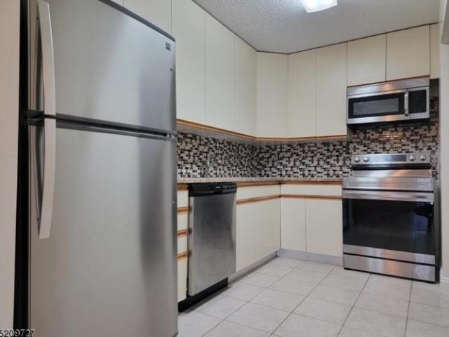 10 N Wood Ave #502, Linden, NJ 07036