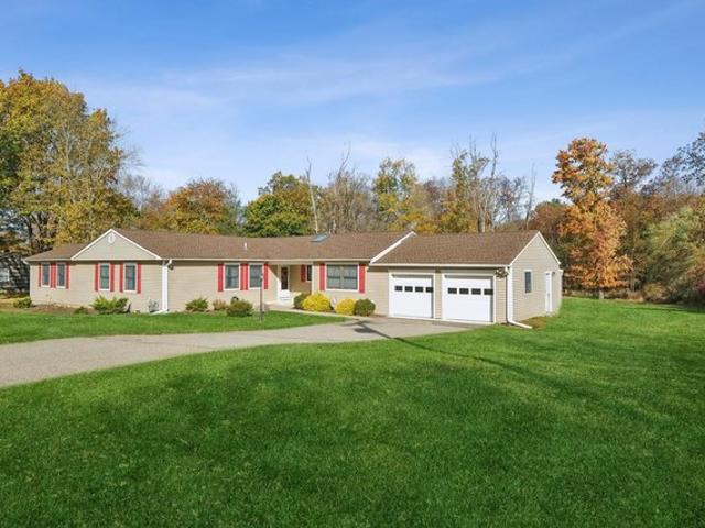 10 Nancy Ter, Washington Township, NJ 07853