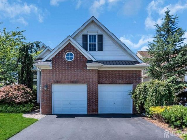 10 Nappa Ct, Monroe, NJ 08831