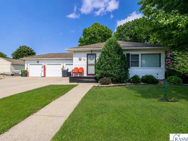 10 NE Buck Avenue
