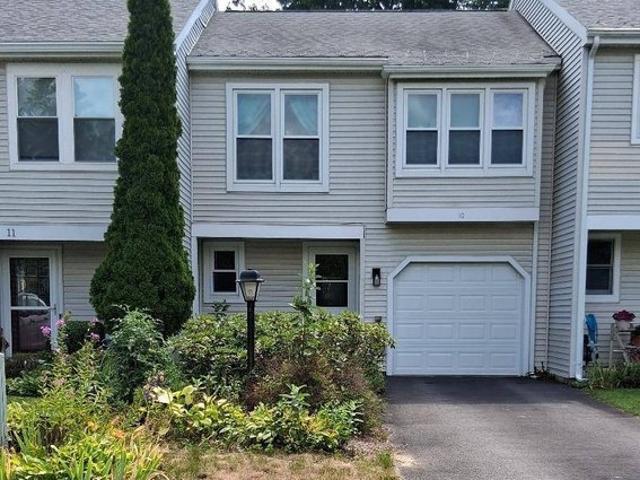 10 North Ct, Queensbury, NY 12804