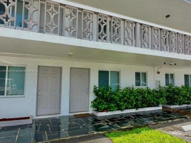 10 NW 77th St #3, Miami, FL 33150
