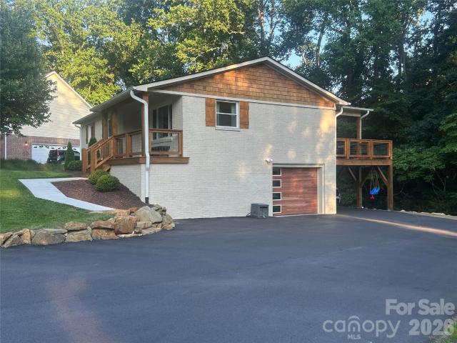 10 Oakwood Drive