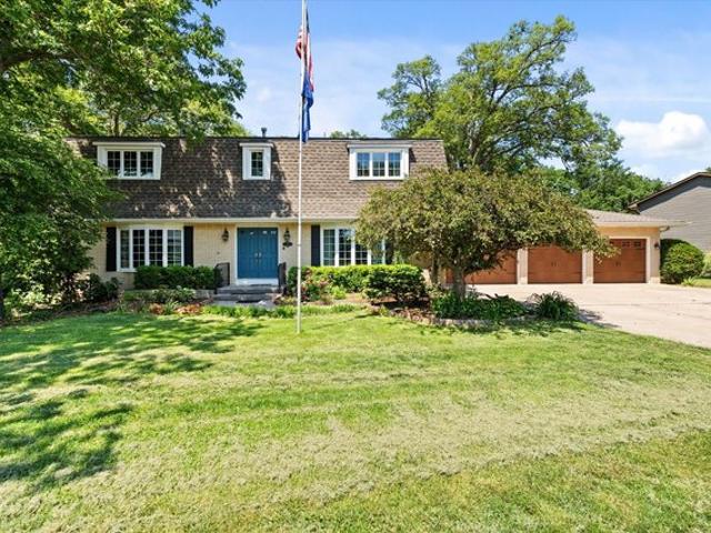 10 Oak Grove Rd, Geneseo, IL 61254
