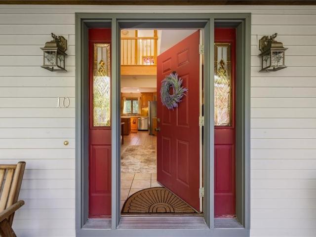 10 Oak Hill Road