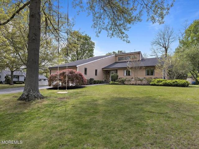 10 Old Farm Rd, Tinton Falls, NJ 07724