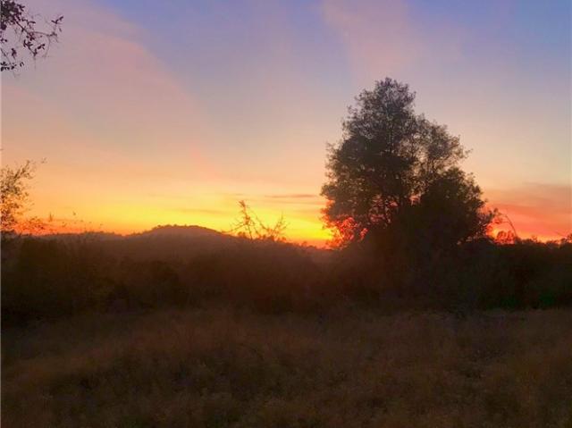 10 Old Oak Ln, Mariposa, CA 95338 | MLS #FR26069 | Compass