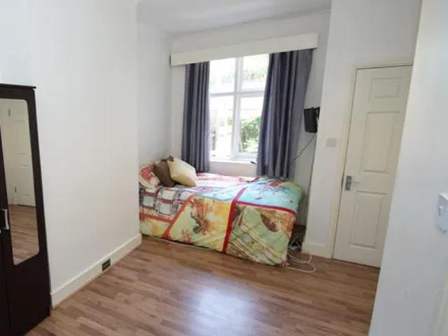 10 Old Oak Road, London, W3 7HN, United Kingdom | Room for rent #154590320 | Rentberry