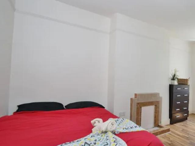 10 Old Oak Road, London, W3 7HN, United Kingdom | Room for rent #154590494 | Rentberry