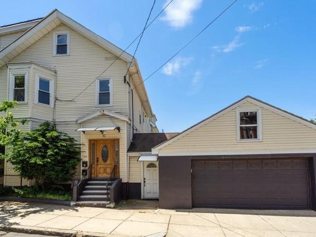 10 Orange St, Chelsea, MA 02150