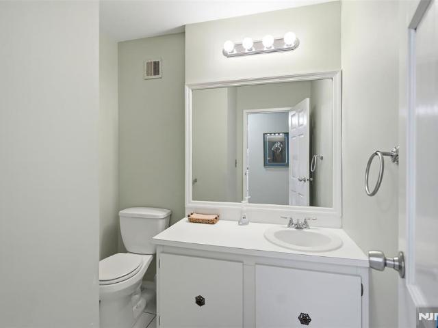 10 Orchard Street # 1F