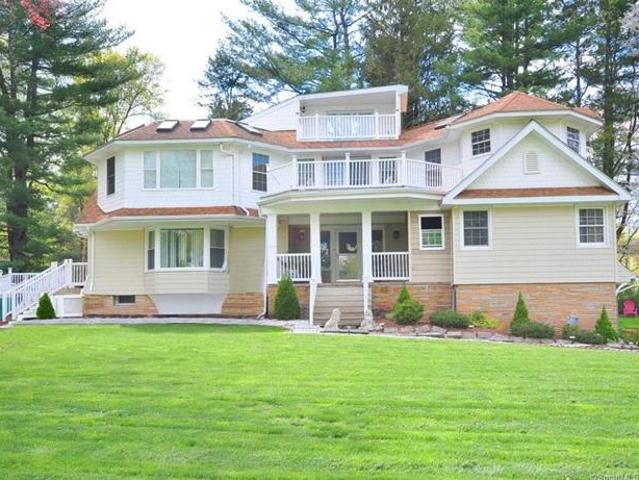 10 Overbrook Farm Rd, Bloomfield, CT 06002