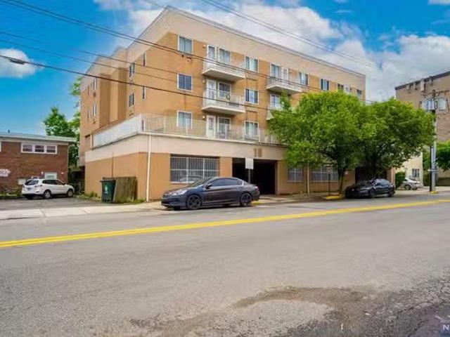 10 Palisade Avenue, Unit 3F, Cliffside Park, NJ 07010