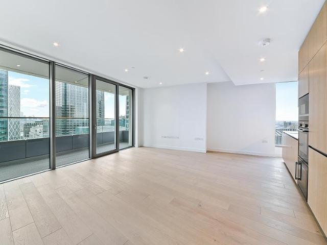 10 Park Drive, Canary Wharf, London. 1 bed flat to rent £3,142 pcm £725 pw