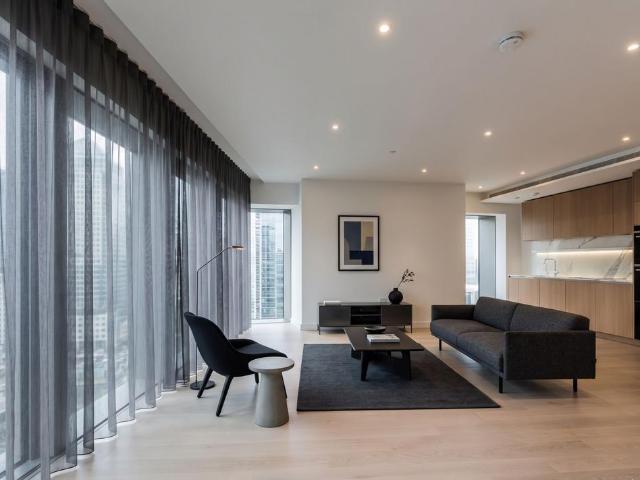 10 Park Drive, London E14 2 bed apartment to rent £5,000 pcm £1,154 pw
