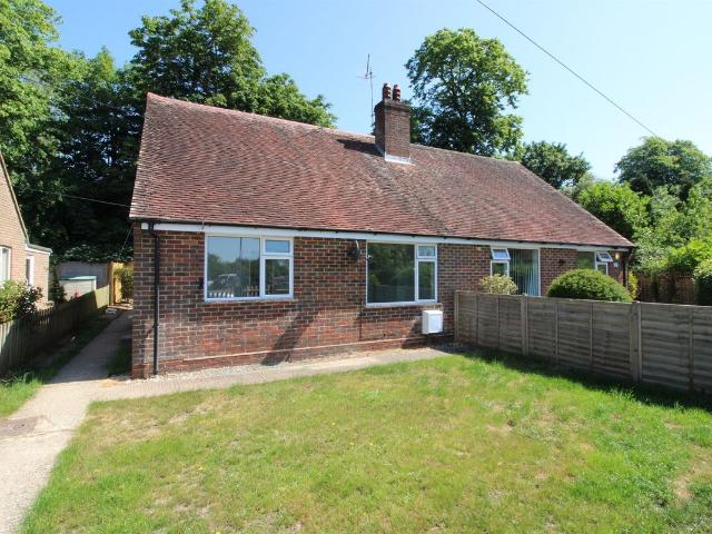 10 Park Lane, Halnaker, Chichester, West Sussex PO18, 2 bed bungalow to rent, £1,350 pcm | PrimeLocation