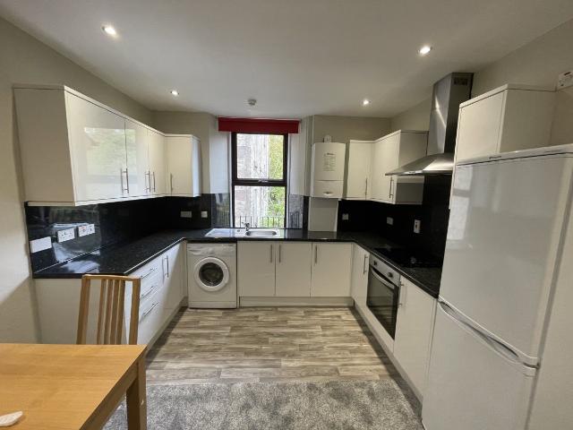 10 Patons Lane, Dundee DD2, 4 bed flat to rent, £1,800 pcm | PrimeLocation