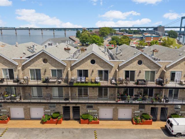 10 Pennyfield Avenue, Unit 5C