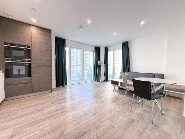 10, Pegler Square, LONDON, SE3 2 bed apartment to rent £2,100 pcm £485 pw