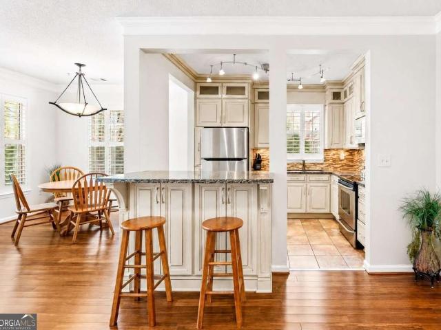 10 Perimeter Summit Boulevard NE 3110