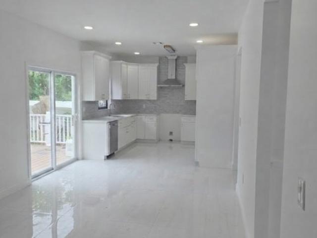 10 Poe Ave, Franklin Twp, NJ 08873