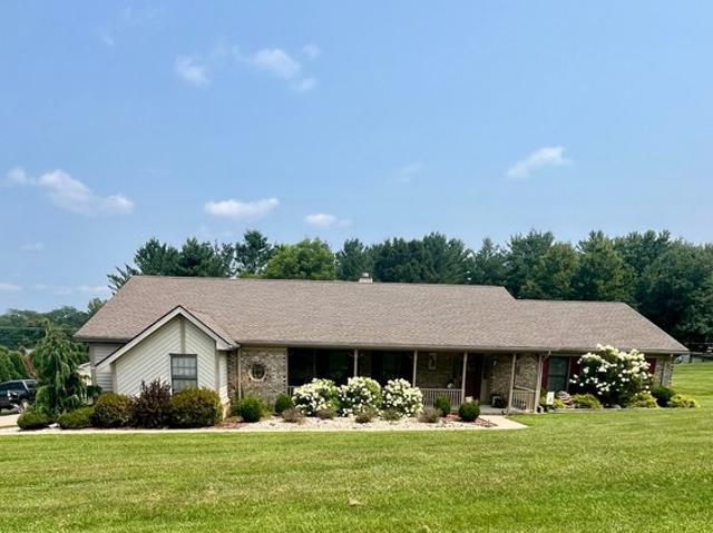 10 Pleasant View Dr, Jackson, OH 45640