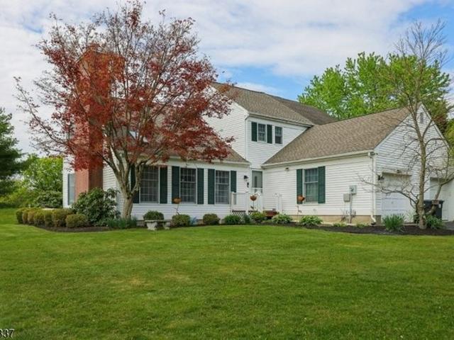 10 Plymouth Ct, Bernards Twp, NJ 07920