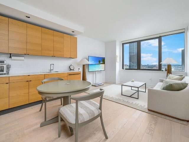 10 Provost St # 1702
