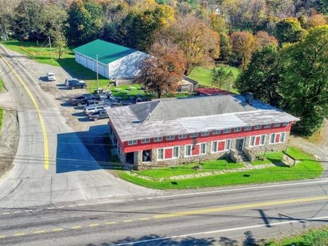 10 Quaker Lake Rd, Friendsville, PA 18818