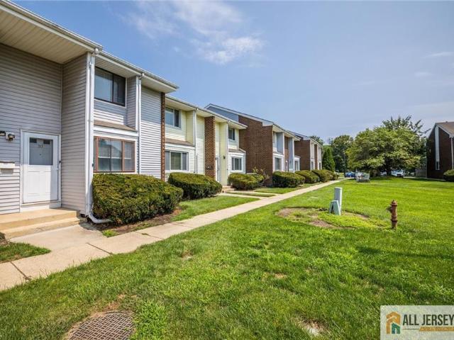 10 Quincy Circle L 10