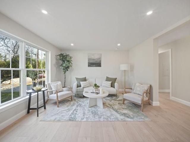 10 Randall Cir, Brunswick, ME 04011