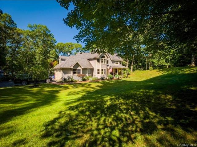 10 Randall Rd, Wading River, NY 11792