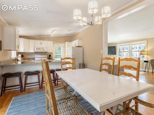 10 Railroad Ave 1, Rockport, MA