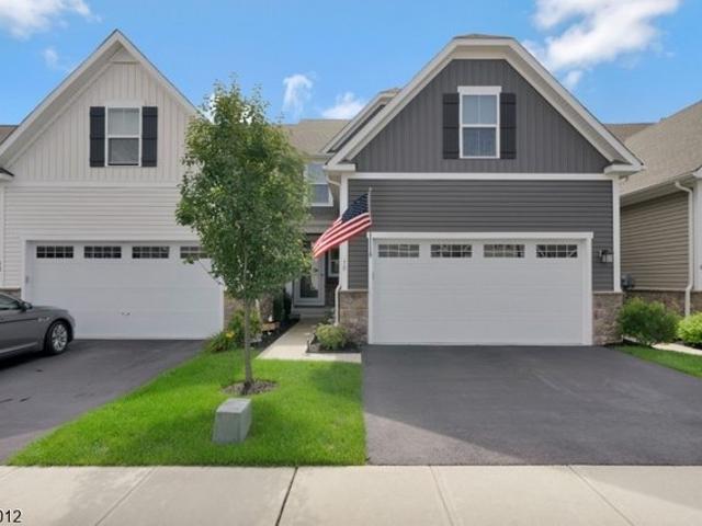 10 Red Shoulder Ln, Washington Township, NJ 07882