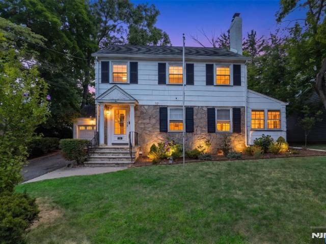 10 Reid Avenue