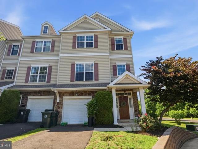 10 Richard Rd, Bensalem, PA 19020