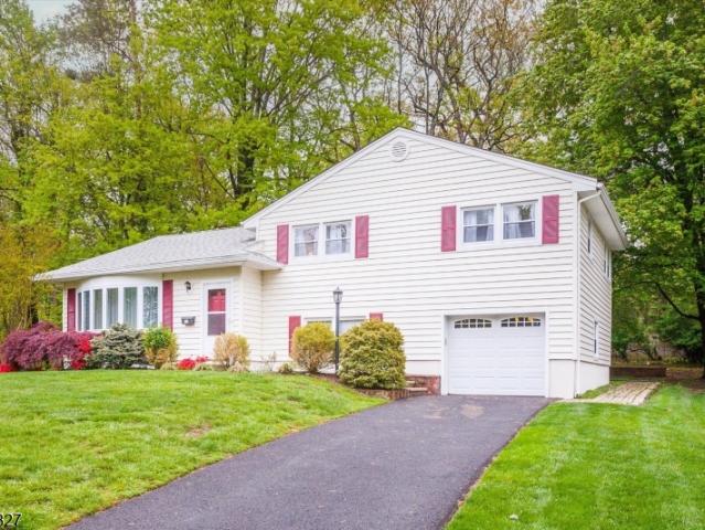 10 Ridge Way